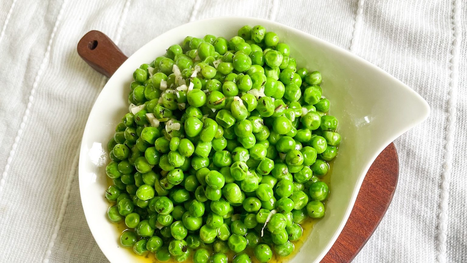 Easy Frozen Peas in Garlic Butter Recipe - Just Simple Recipes