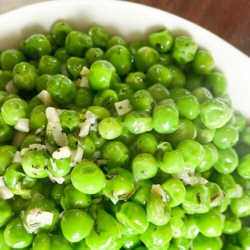 Easy Frozen Peas In Garlic Butter Recipe - Just Simple Recipes